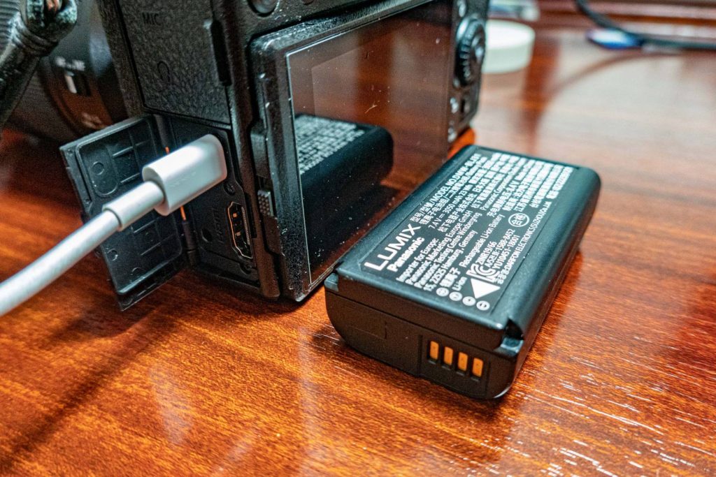 In-camera charging: Leica misses out on an essential feature - Macfilos