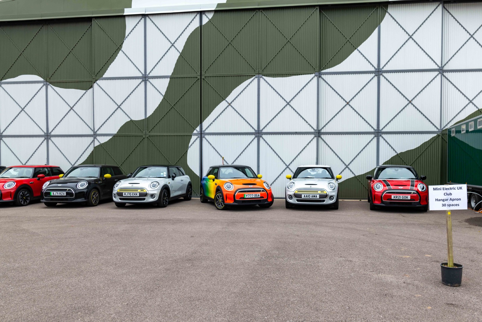 Mini magic through the decades: A brand with two distinct faces - Macfilos