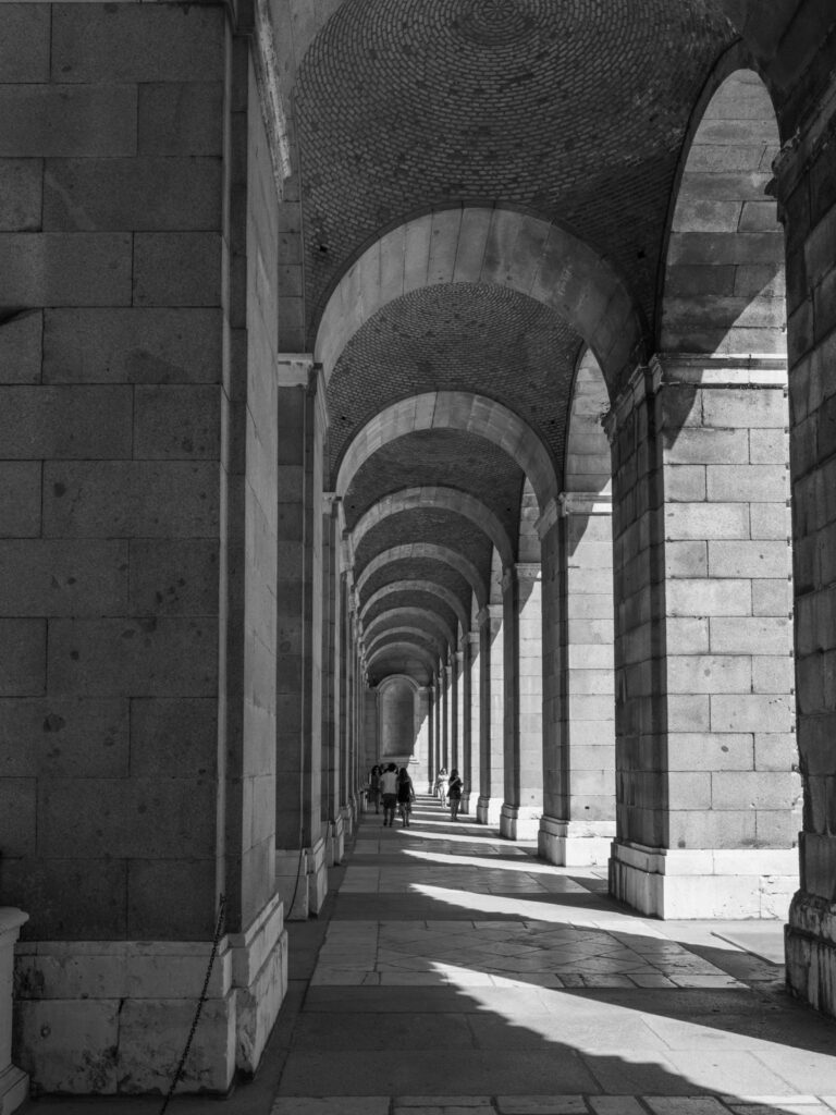 Photographic escapades in arcades and colonnades - Macfilos