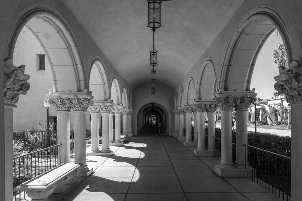 Photographic escapades in arcades and colonnades - Macfilos
