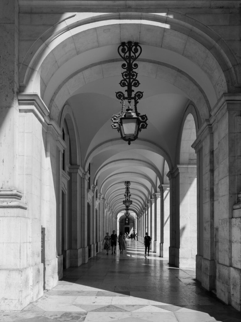 Photographic escapades in arcades and colonnades - Macfilos