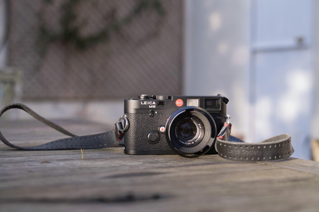 Jonathan Slack tries the new Leica M6 and adds a touch of history