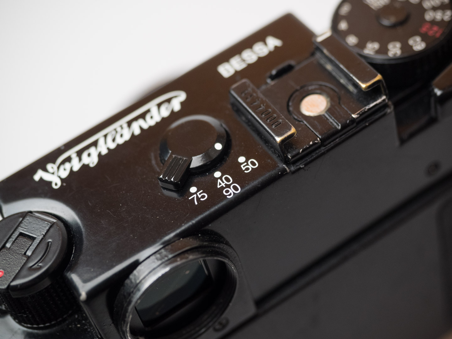 Voigtländer Bessa R3M Voigtländer Heliar 40/2.8 review