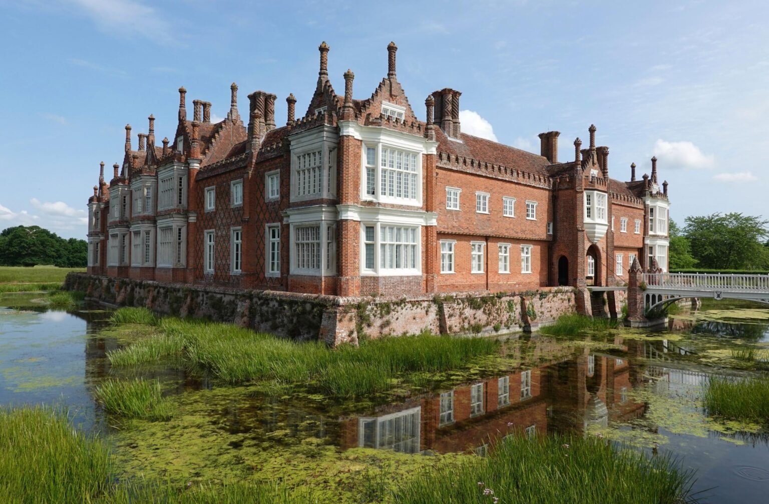 English Stately Homes: an evolution in gardening styles