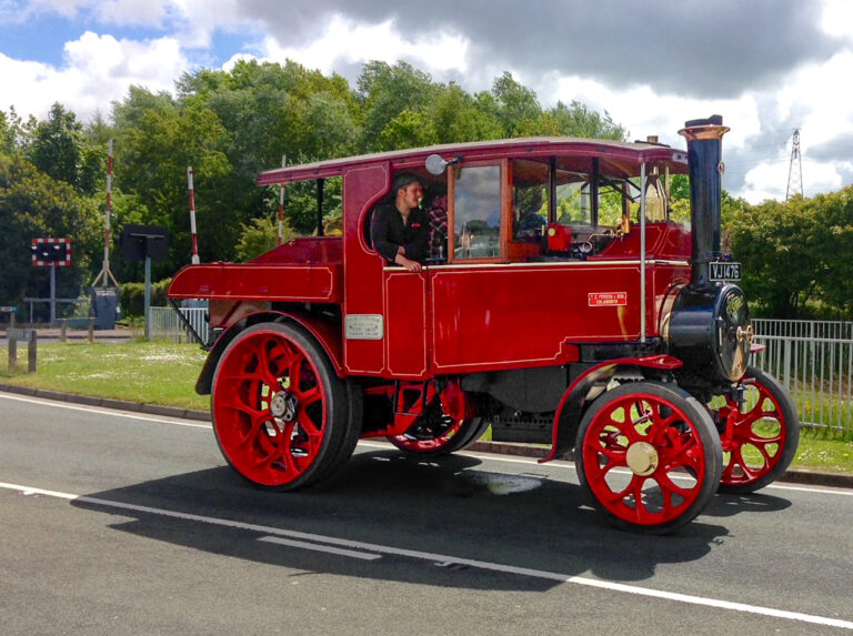 Sentinel Steam Waggon: Nothing quite like it for warming the blood ...