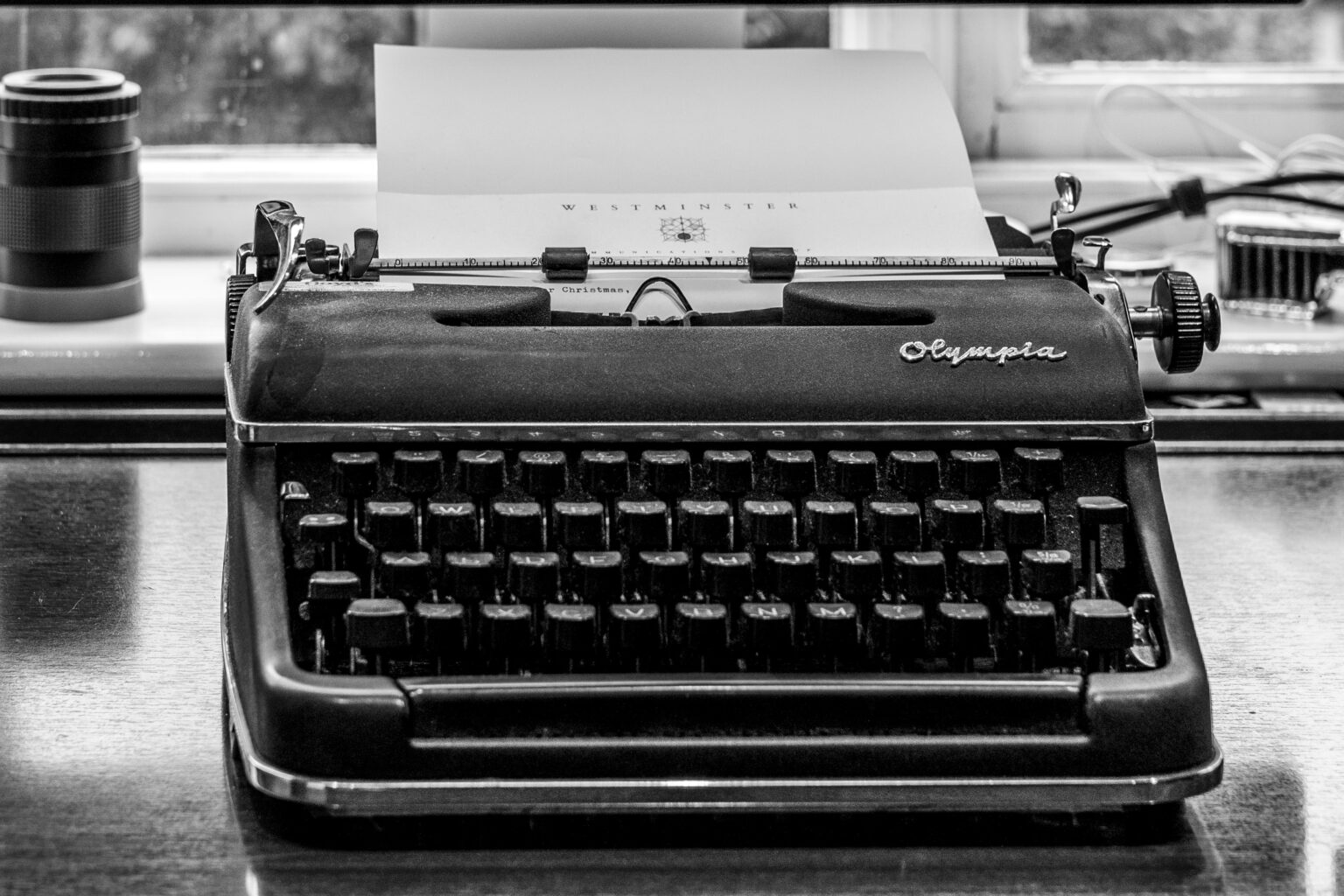 klack goes the keyboard - an ode to the good old typewriter