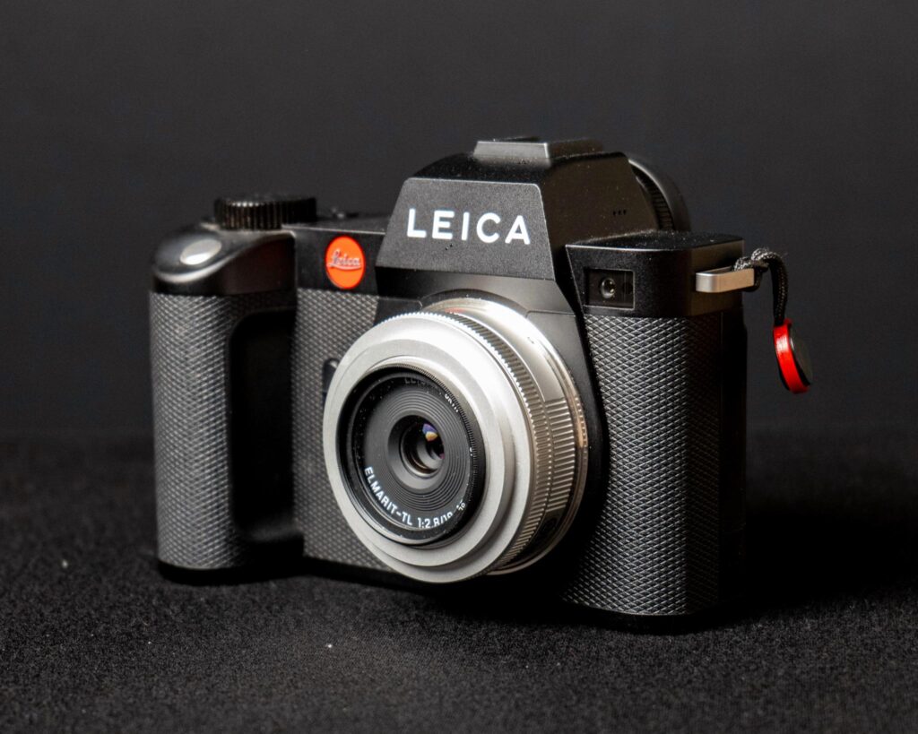The smallest autofocus L-Mount lens from Leica - can you guess?